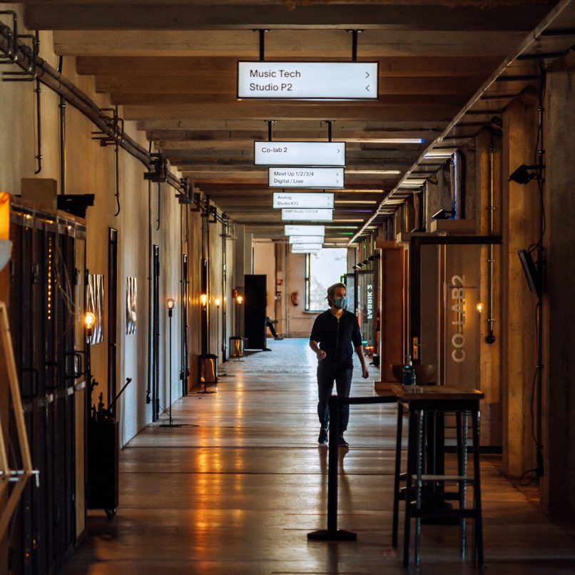 Catalyst Signage - Fundbüro | International design firm based in Berlin